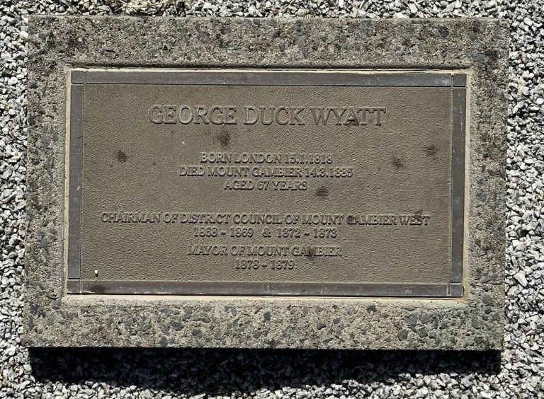 George Duck Wyatt, plaque - chartist ancestors